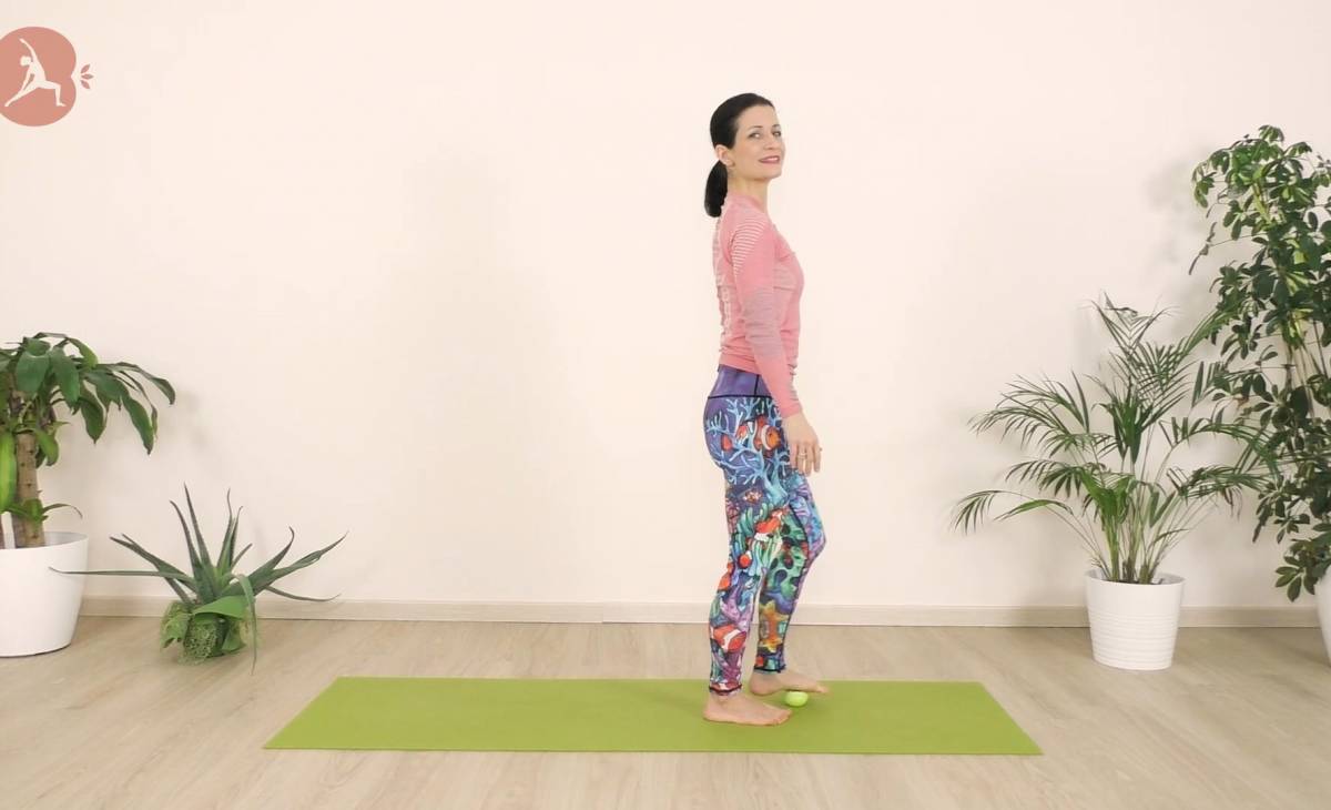Gioco con la Pallina - Yoga dinamico per i piedi
